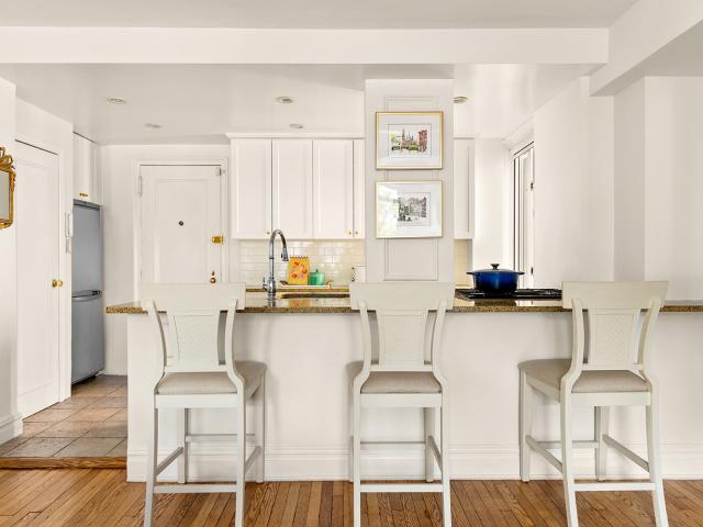 61 W 9TH Street 8E