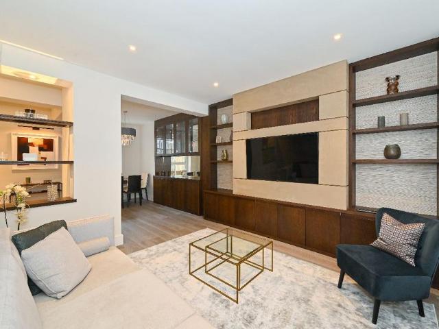 61 Walton Street, Chelsea SW3 2 bed apartment to rent £4,498 pcm £1,038 pw