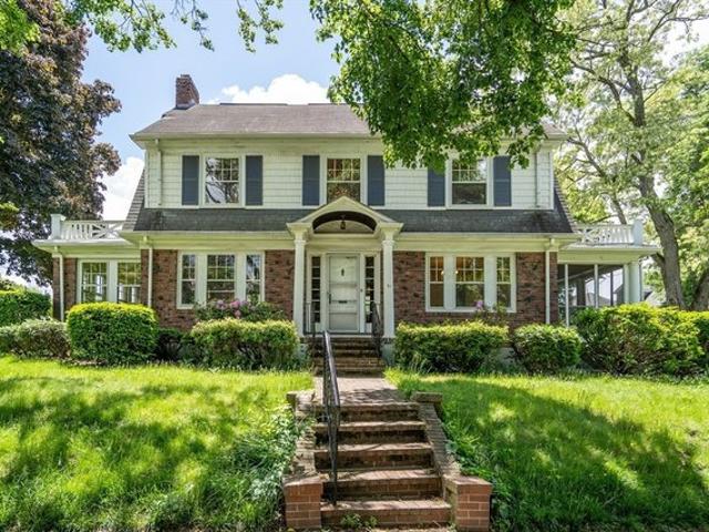 61 Washington St, Belmont, MA 02478