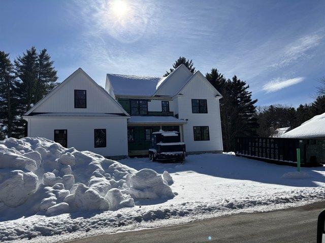 61 Whitford St, Manchester, NH 03104