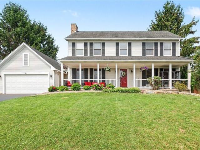 61 Winchester Dr, Fairport, NY 14450