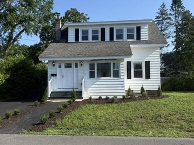 61 Woodlawn Rd, Colonie, NY 12110