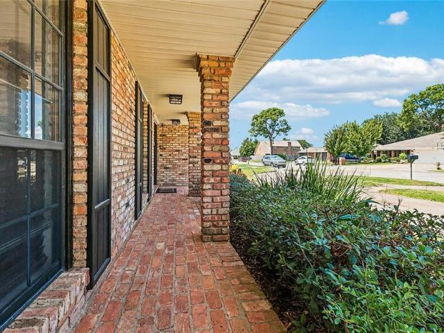 61 Woodlake Boulevard