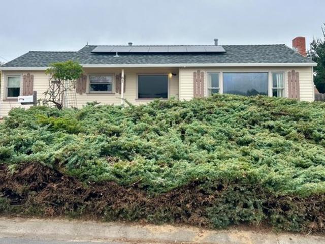 61 Work Ave, Del Rey Oaks, CA 93940