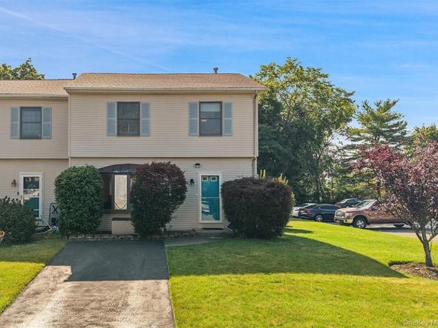 61 Zugibe Ct, West Haverstraw, NY 10993