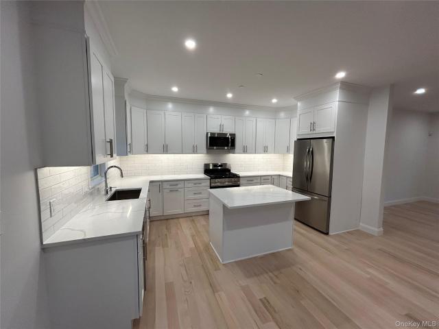 61 Adelphi Avenue 63