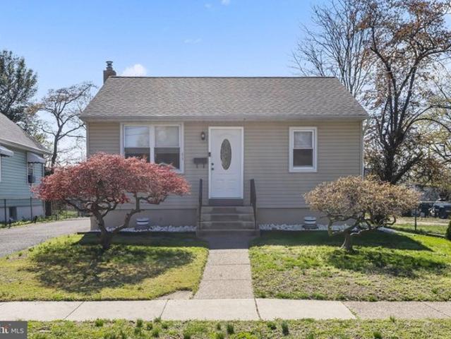 61 Alden Ave, Delran, NJ 08075