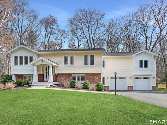 61 Ashbee Ln, Ridgefield, CT 06877