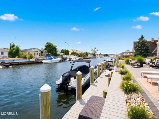 61 Archer Ave S, Bayville, NJ 08721