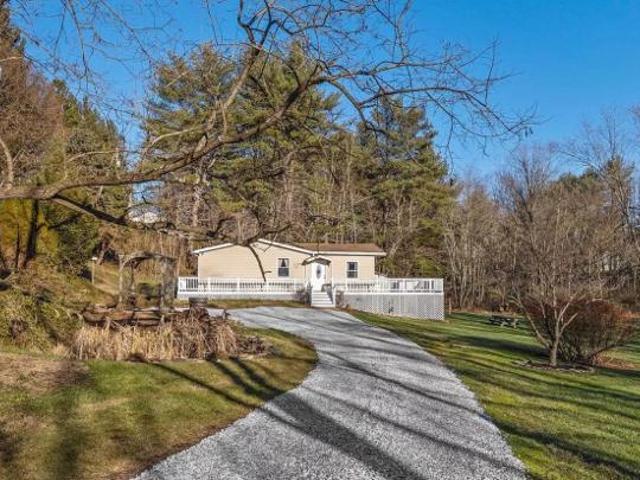 61 Argyle Ave, Glen Rock, PA 17327