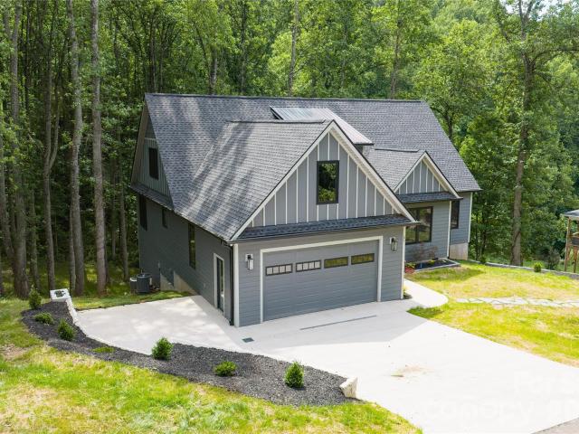 61 Bamboo Trail