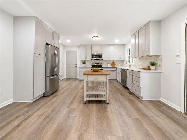61 Barrett Circle SE