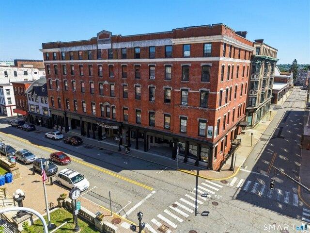 61 bedroom, New London CT 06320 103931233