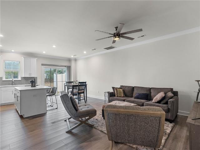 61 Connaught Court