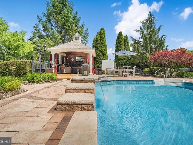61 Cliffwood Drive
