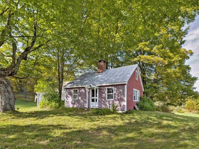 61 Crosby Rd, Topsham, VT 05076