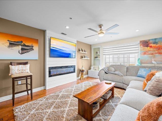 61 Dockside Dr