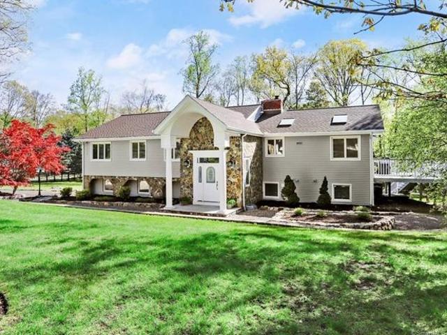 61 Dogwood Ct, Stamford, CT 06903