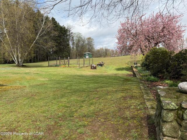 61 E Hollow Road
