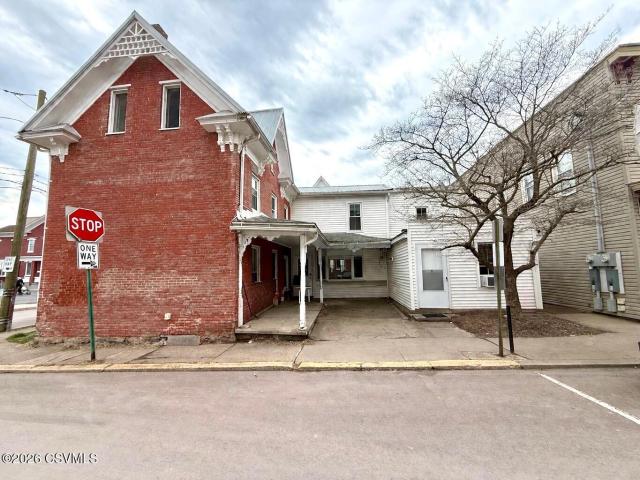 61 E 3RD Street