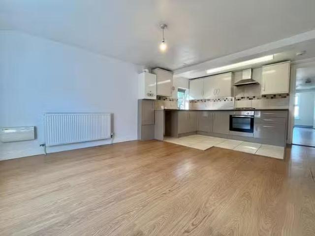 61 East Street, Sittingbourne ME10 1 bed flat to rent £800 p.
