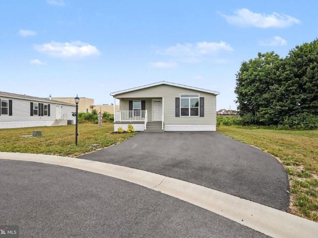 61 Evergreen Aly