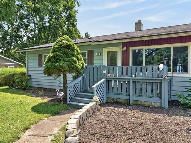 61 Faircrest Rd, Rochester, NY 14623