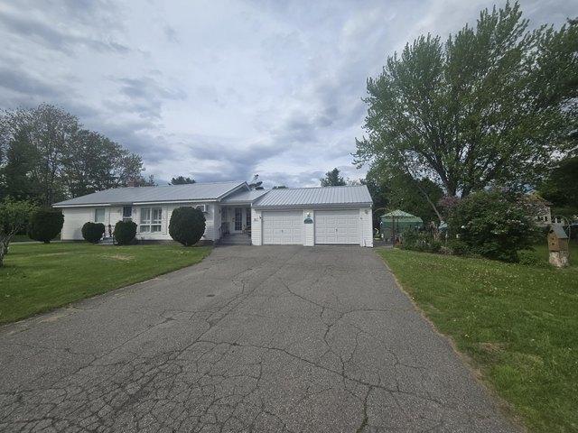 61 Fairfax St, Bangor, ME 04401