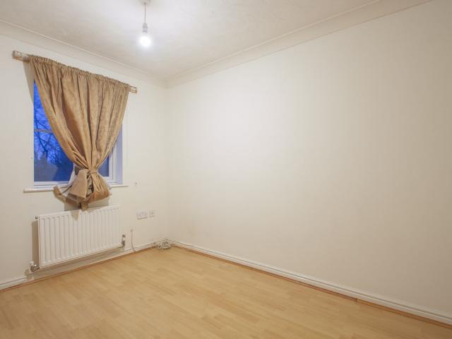 61 Fairway Drive SE28, Room to rent, £600 pcm | PrimeLocation