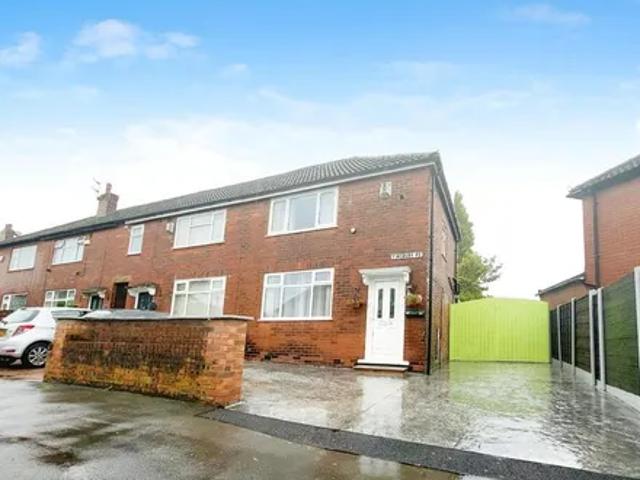 61 Finsbury Road, Stockport, SK5 6EQ, United Kingdom | 2 bed house for rent #167623794 | Rentberry