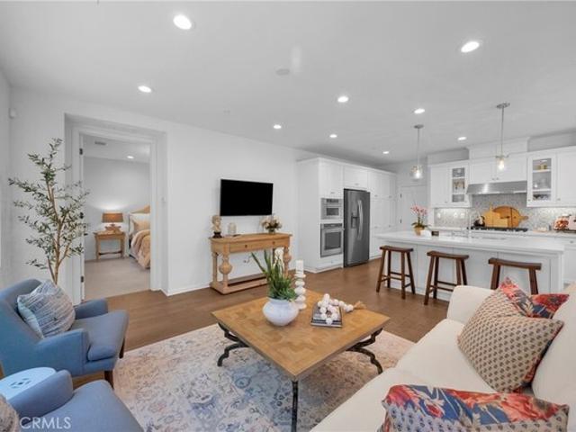 61 Garcilla Dr, Rancho Mission Viejo, CA 92694