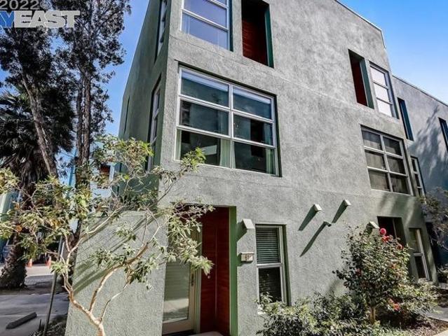 61 Glashaus Loop Emeryville, CA 94608