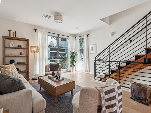 61 Glashaus Loop, Emeryville, CA 94608 | Compass