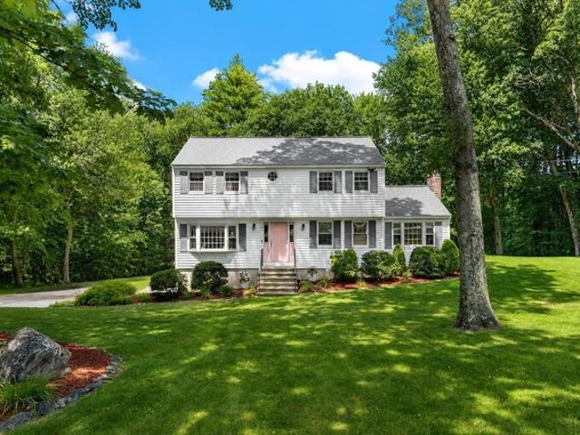 61 Glen Dr, Hudson, NH 03051