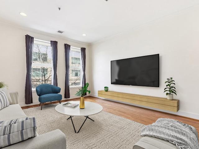 61 Grand St # 2L