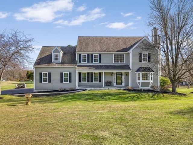 61 Green Pond Ln, Glenmoore, PA 19343