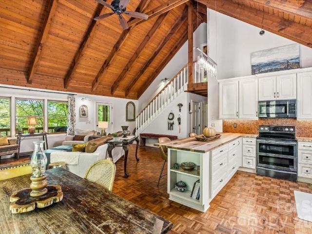 61 Greer Way