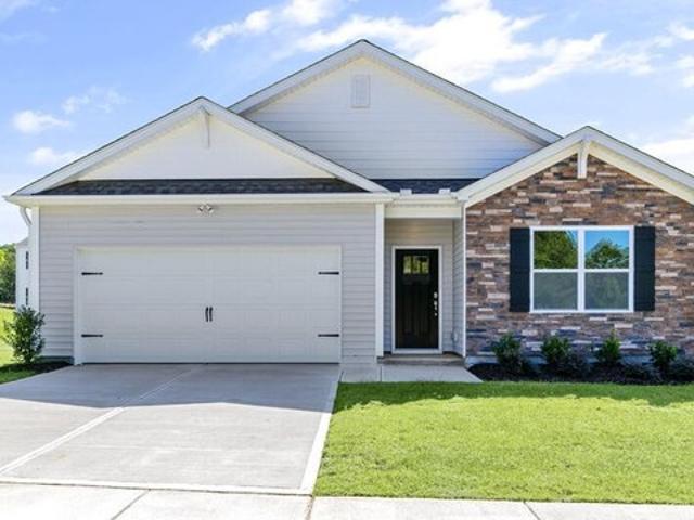 61 Hawley Dr, Lillington, NC 27546