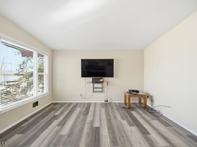 61 Hemlock Rd