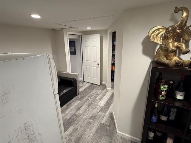 61 Heatherhill Lane