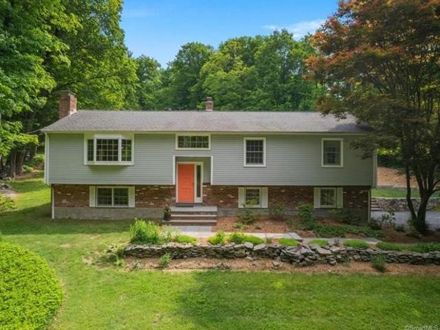 61 Head of Meadow Rd, Newtown, CT 06470