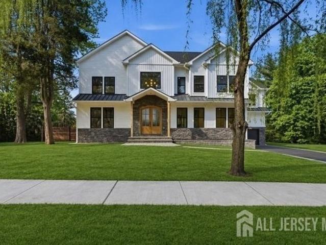 61 Hickory St, Metuchen, NJ 08840