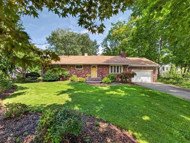 61 Highland Ave, Dartmouth, MA 02747
