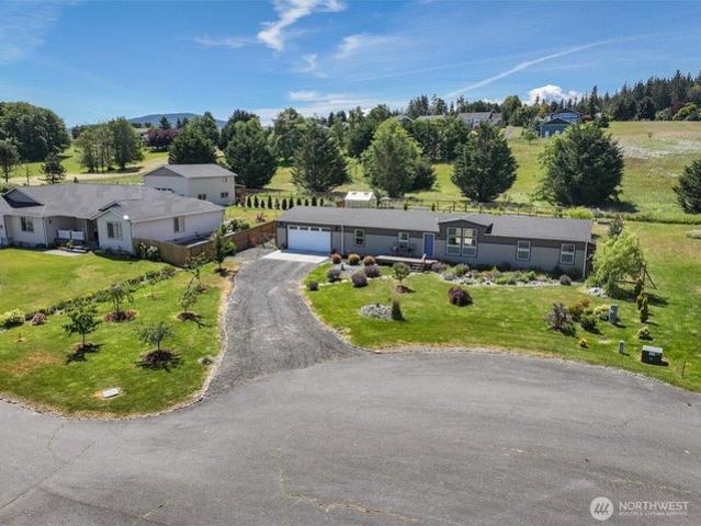61 Kestral Pl, Sequim, WA 98382