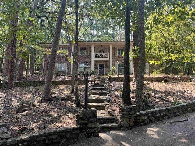 61 Lakeview Dr, Conway, AR 72032