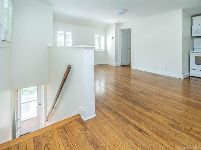 61 Locust Avenue apt. 1