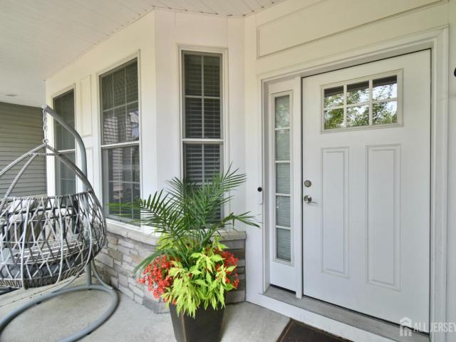 61 McCormick Avenue S