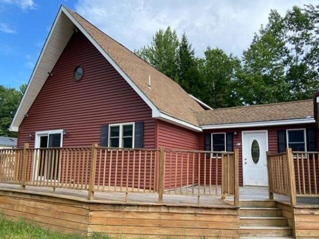 61 Maple St, Milford, ME 04461