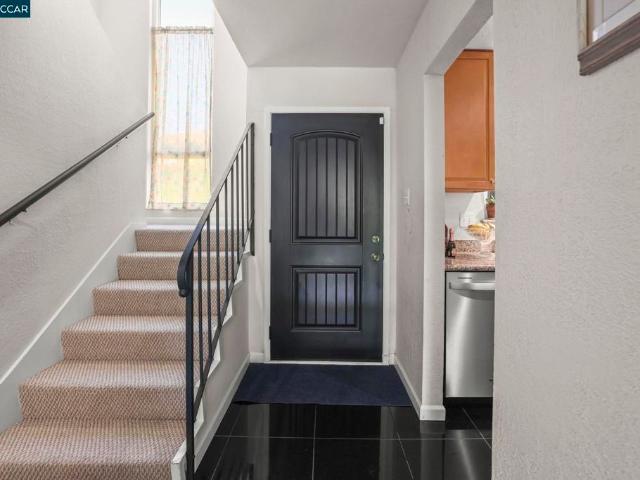 61 Meadowbrook Cir