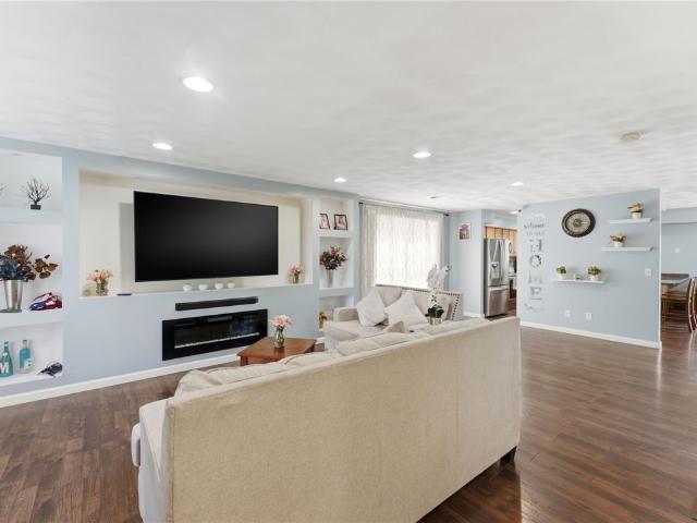 61 Metropolitan Avenue